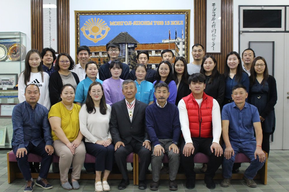 МОНГОЛ ЯПОН ТӨВИЙН ЗАХИРАЛ Ц ДАВААДОРЖ ЯПОН УЛСААС ГАДААД ИРГЭНД ОЛГОДОГ МАНДАХ НАР ОДОНГООР